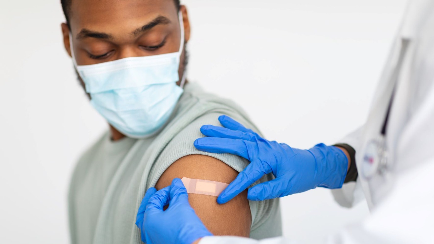 Not getting enough sleep can dilute antibody response to vaccination ...